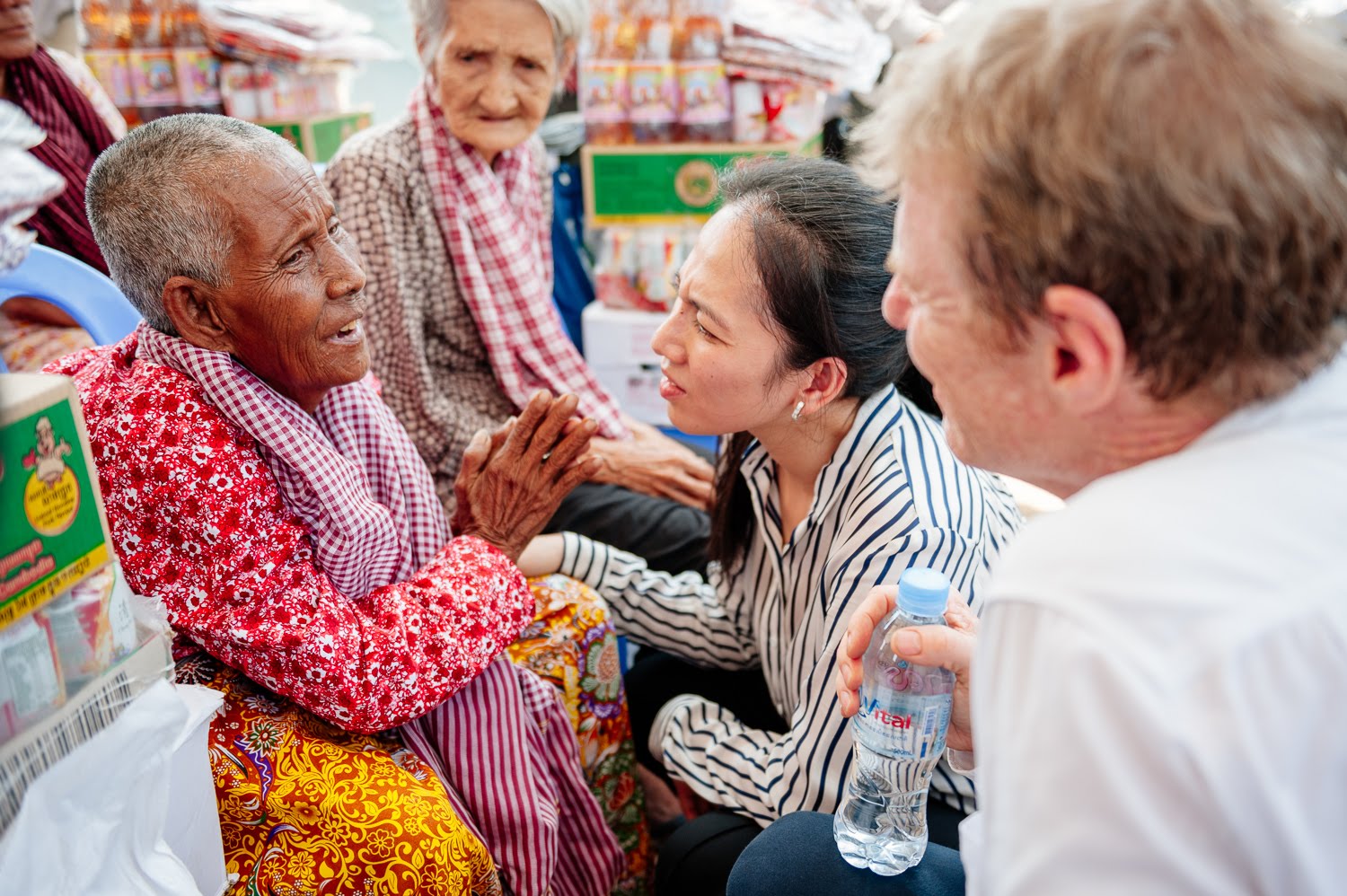 PRIME MINISTER’S DAUGHTER-IN-LAW VISITS FIRE FAMILIES | Cambodian ...