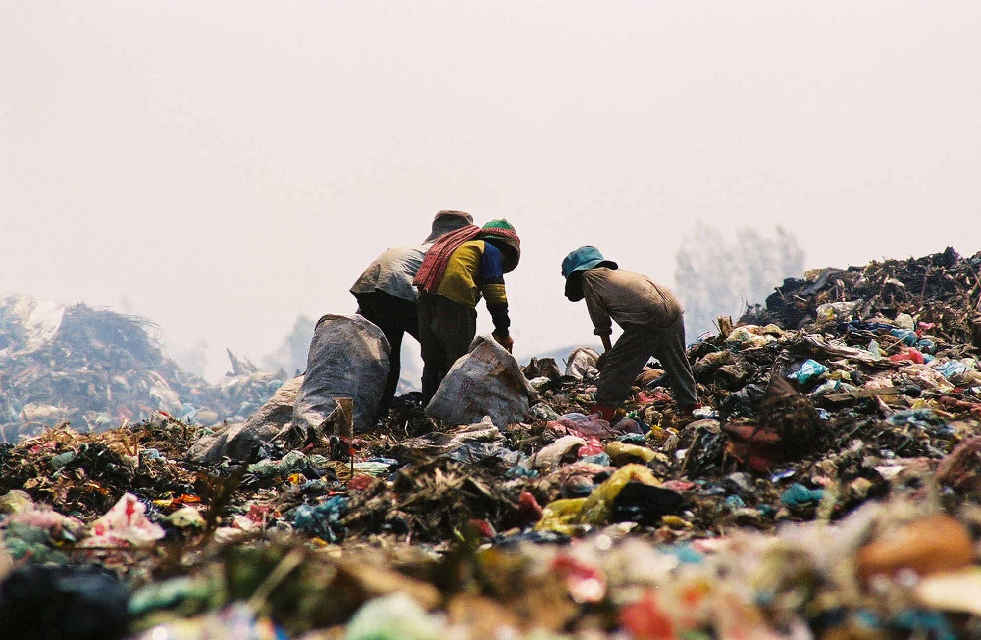 Life on the garbage dump | Cambodian Children's Fund